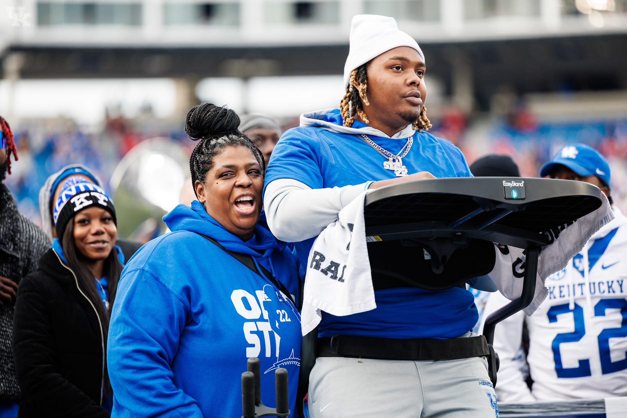 Chris Oats Standing Story – EasyStand